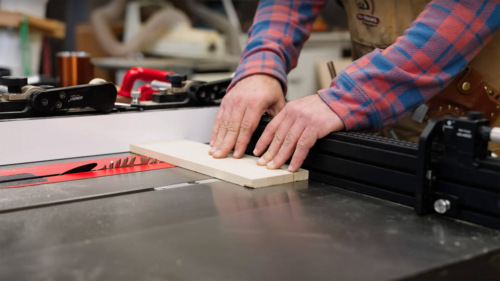 The RIGHT Way to Use a Table Saw Fence as a Stop Block (Quick Tip ...